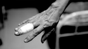 Finger Cuts: Causes, When to See a Doctor