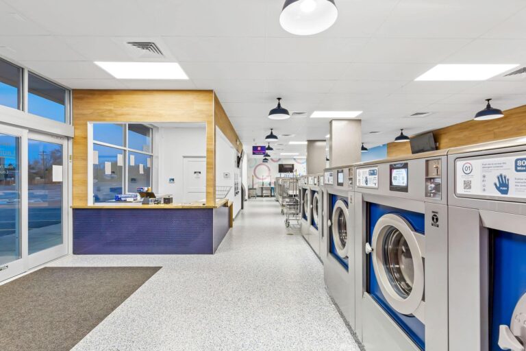 Laundromat vs Laundry Mat: What's the Difference?